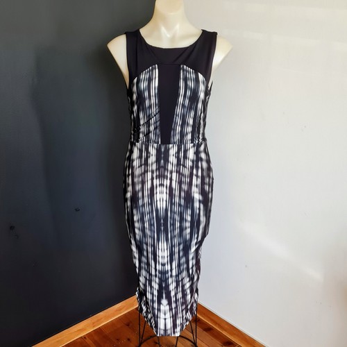 Women's size 2 'KOOKAI' Gorgeous black and white bodycon midi dress ...