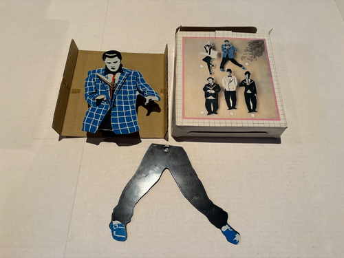 VINTAGE ELVIS PRESLEY Pendulum Swinging Legs CLOCK in BOX Blue | eBay ...