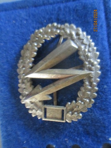 GERMAN ARMY (BUNDESWEHR) SIGNALS CAP BADGE | eBay UK