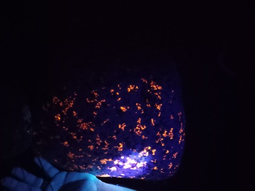 fluorescent sodalite, yooper light, all sizes from 150 lbs to .25 oz | eBay