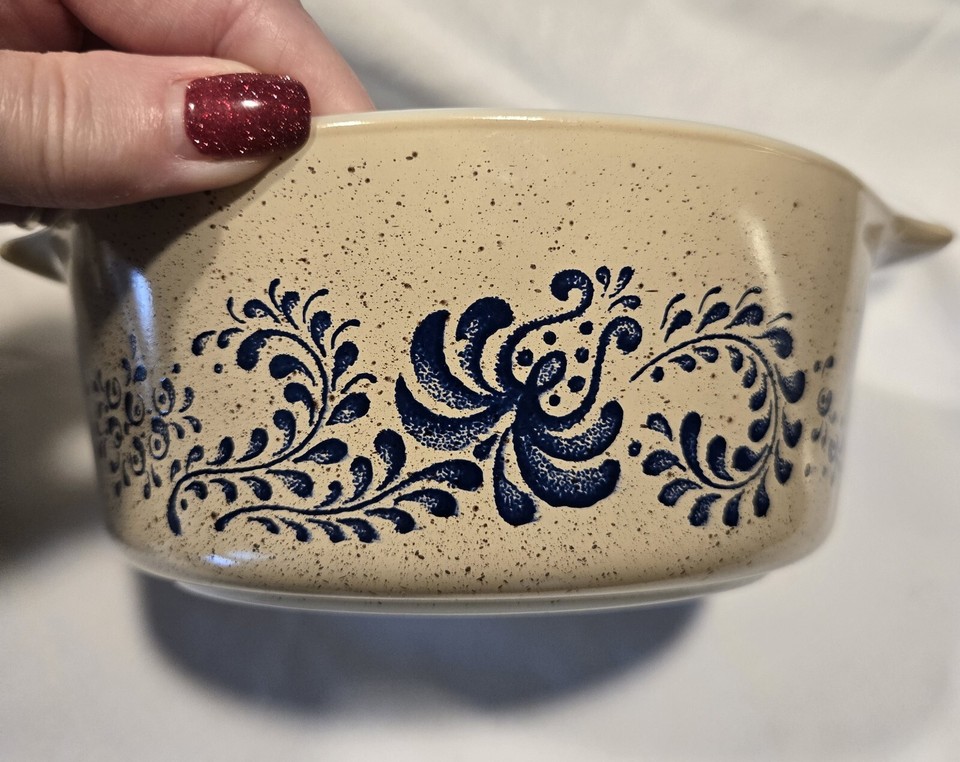 Vintage PYREX Homestead Blue Onion Round Cinderella casserole dishes ...