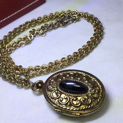 Vtg Amway Gold Tone 28” Chain w 1-1/4” x 1-3/4” Locket Perfume Holder ...