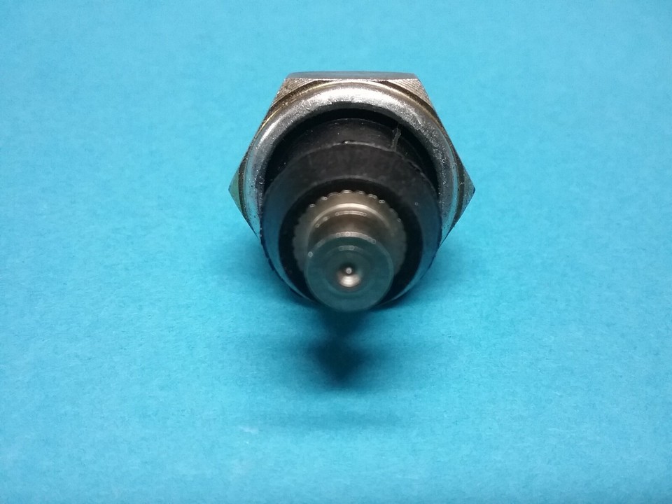 Fits Ford Tractor 2000 3000 4000 5000 7000 Oil Pressure Sender Switch ...