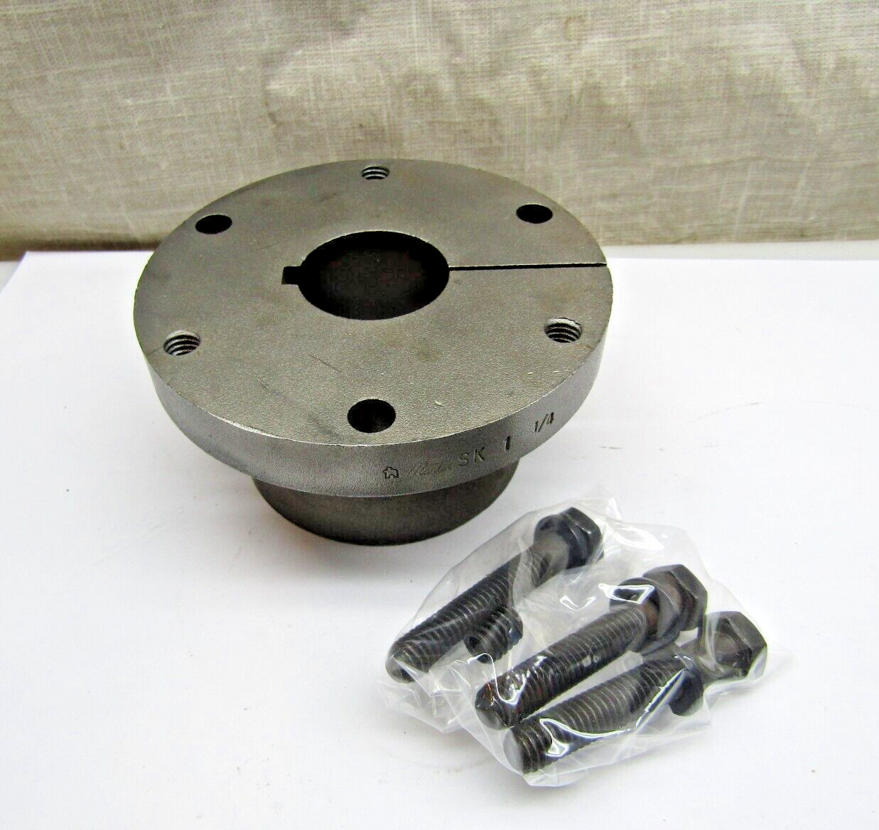 Martin SK 1-1/4 QD Bushing 1-1/4" Keyed Bore with Hardware | eBay