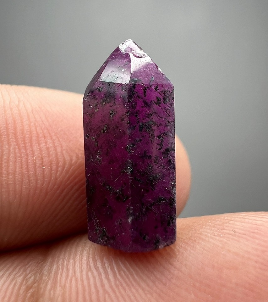 Natural Fluorescent Corundum Sapphire Cut Gemstone from Afghanistan_11 ...