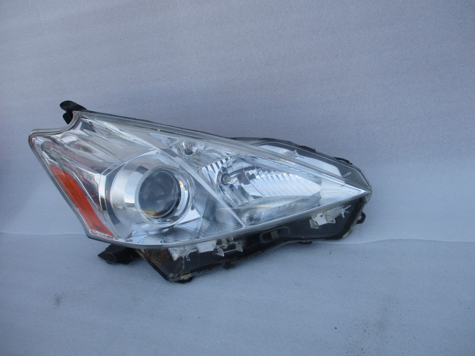 TOYOTA PRIUS V HEADLIGHT RIGHT PASSENGER SIDE 2012 2013 2014 HALOGEN ...