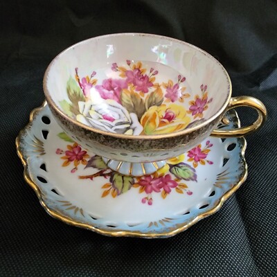 Cups & Saucers - Gold Trim Tea Cup - 3