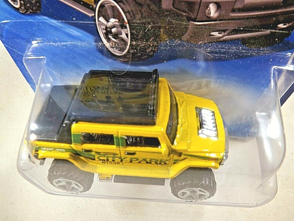 2010 Hot Wheels #113 HW City Works 5/10 HUMMER H2 Yellow Variant ...