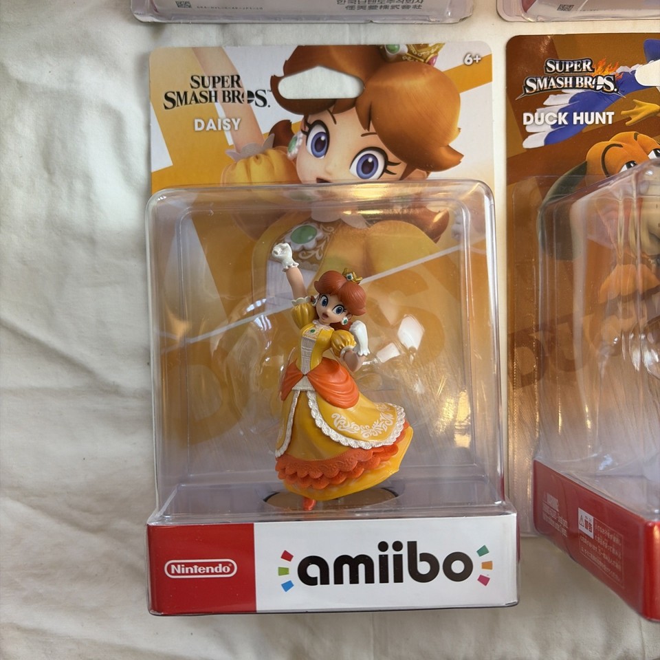 New! Nintendo Super Smash Bros. Amiibo Lot Pikachu Duck Sora Peach ...