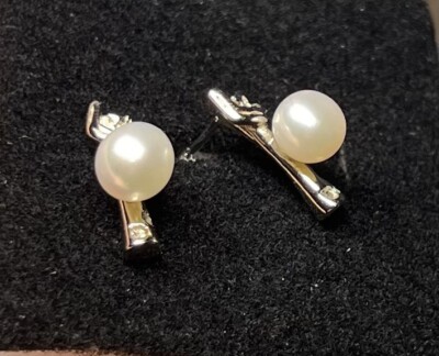 Akimio Pearl Earrings with 2 Diamonds, Platinum Plating on Sterling ...