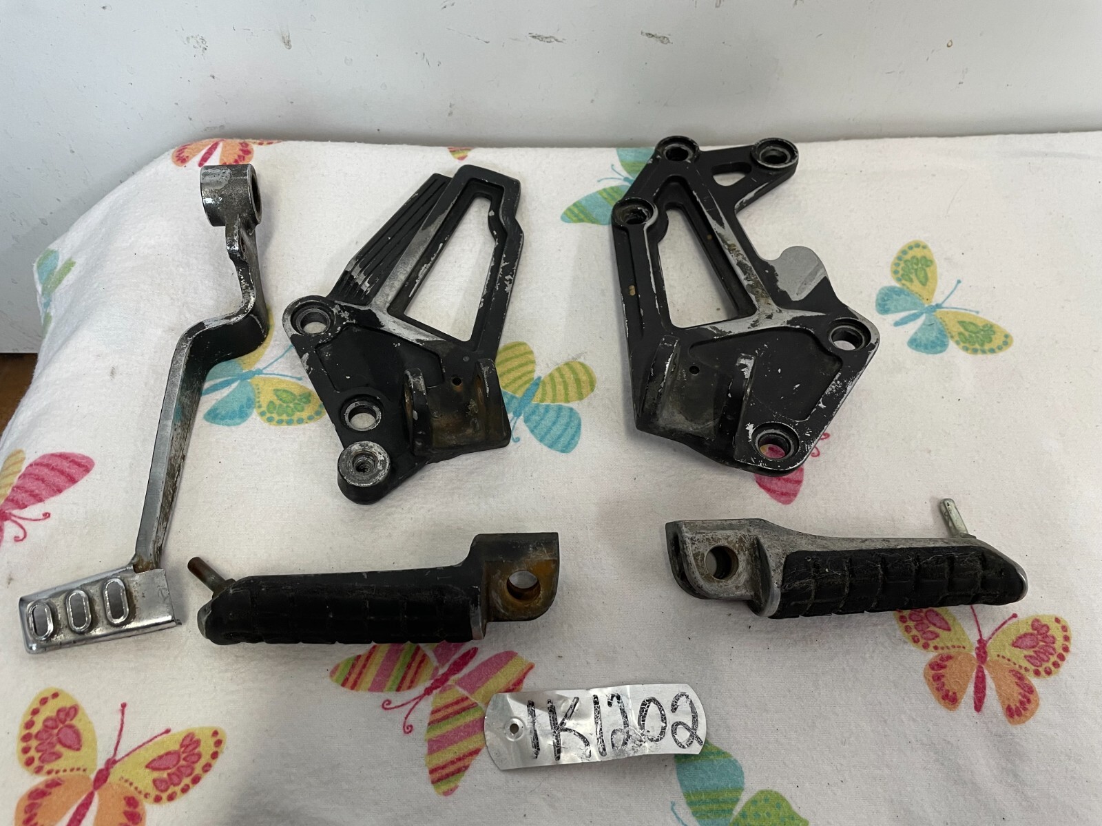 KAWASAKI GPX 250 1988 RIDERS PEGS, BRACKETS & REAR BRAKE LEVER OEM LOT1 ...