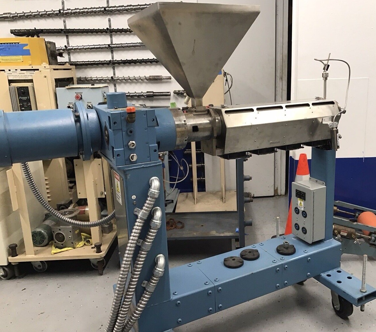 1 1/4” Genca Extruder 24:1 with Control Panel 3 Die Zones 4 Zone Barrel ...