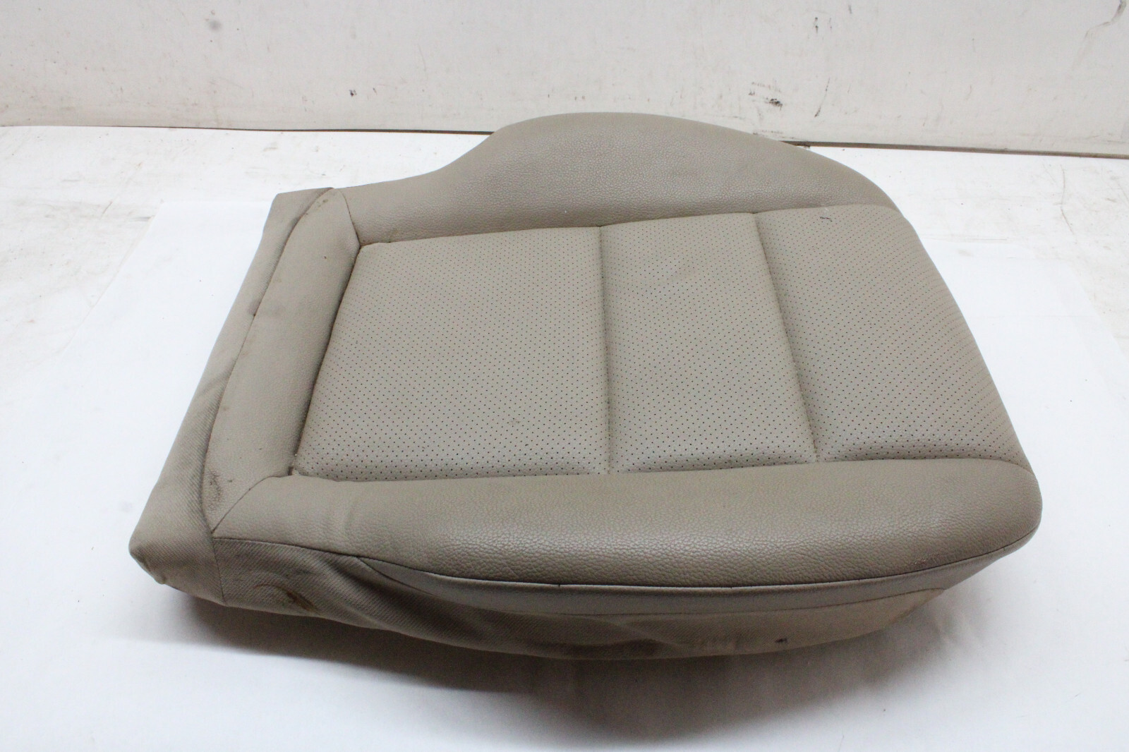 2013-2015 Mercedes-Benz C250 Front Right Lower Seat Cushion OEM 12 13 ...