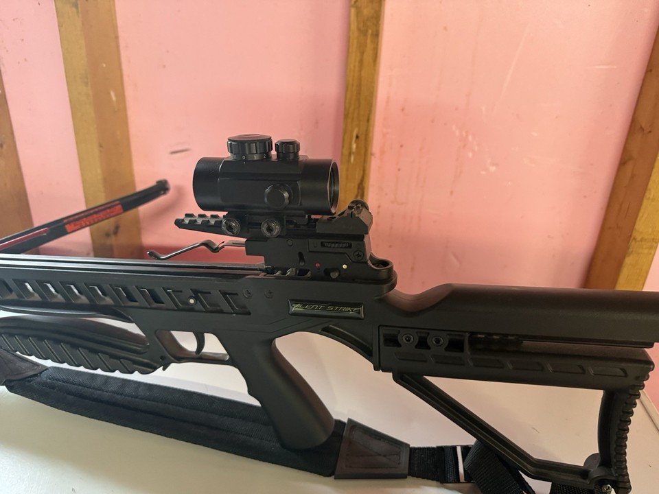Silent strike Crossbow 150LB With Quick Disconnect Quiver | eBay