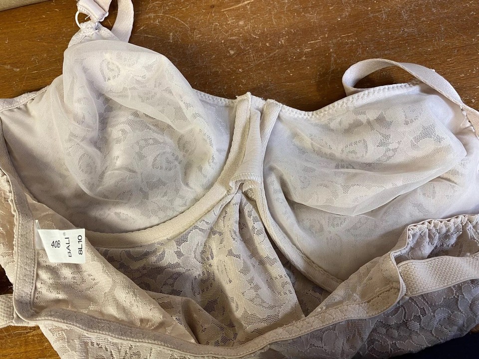 Bali Lace N’Smooth Body Briefer 8L10 Size 40B Bodysuit One Piece Beige ...