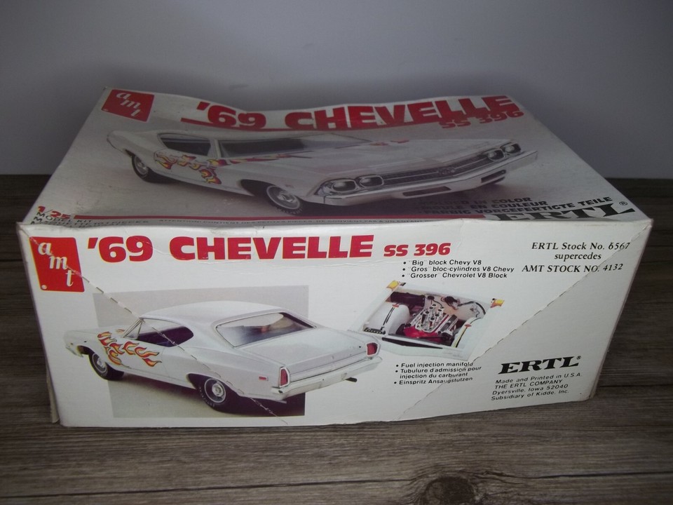 AMT Ertl model car kit classic '69 Chevelle SS 396 car model 1/25 scale ...