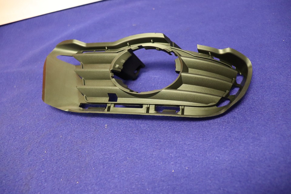 NEW Mercedes Bumper Cover Grille Front Right Passenger 2048850223 ...