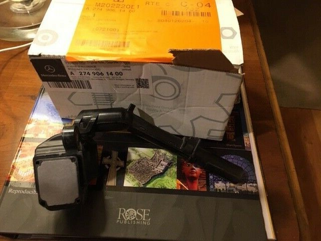 Genuine Mercedes-Benz Ignition Coil 2749061400 OEM C300 | eBay