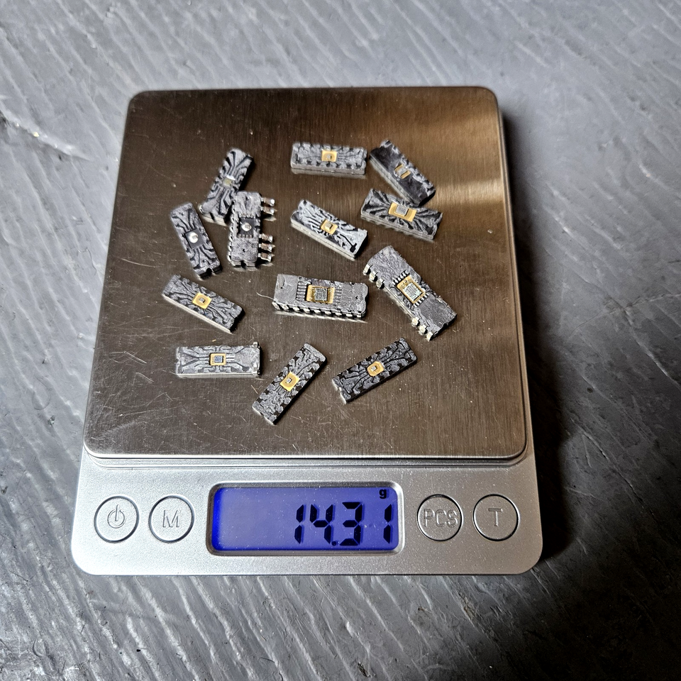 490+ GRAMS CERAMIC AND PLASTIC IC CHIPS FOR PRECIOUS METAL RECOVERY ...