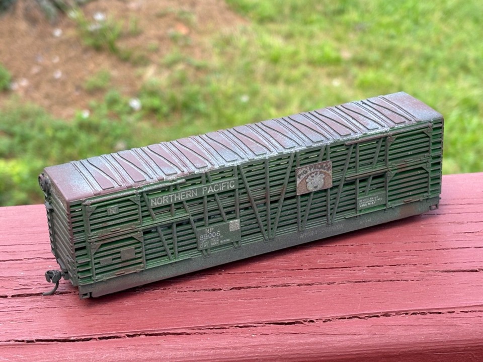 AHM Northern Pacific Pig Palace Double Deck Stock Car Weathered | eBay