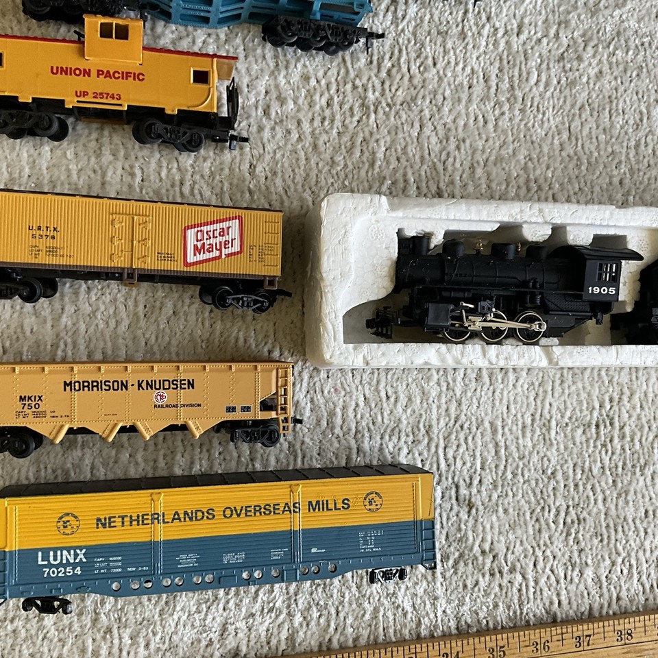 HUGE Lot Of 20 Ho Scale Train Cars Freight, Hoppers, Boxcars, Tank ...