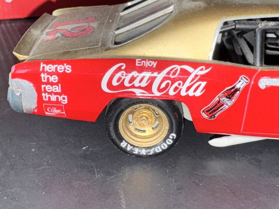 BOBBY ALLISON #12 Coca Cola 1974 MALIBU 1/25 Built Model Kit Monte ...