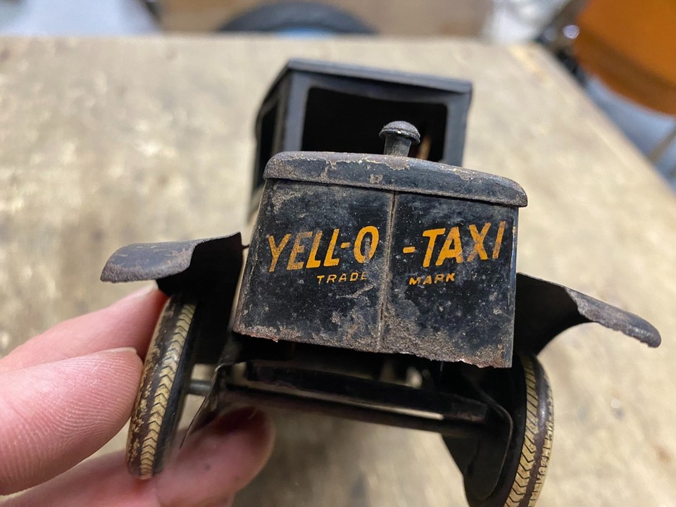 Vtg Ferdinand Strauss Wind Up Toy Tin Car Jalopy 1920's Yell o taxi ...
