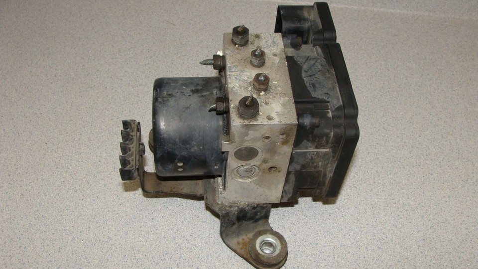 2007 Toyota Tundra ABS Anti Lock Brake Pump Module VSC 89541-0C150 ...