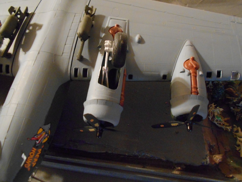 B-17 MEAT HOUND WW II 1/48 MODEL PLANE AT SUPPLY DEPOT- DIORAMA W ...