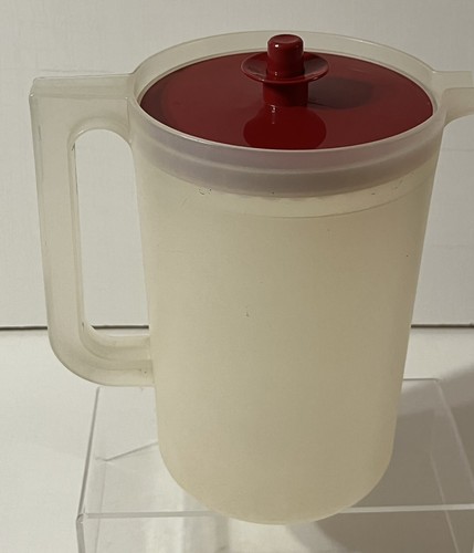 Tupperware Clear 2 Qt Drink Pitcher Push Button Top Air Tight Vacuum ...