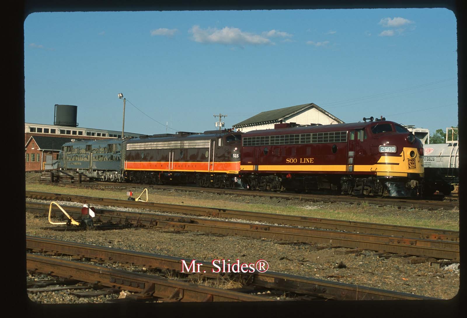 Original Slide Spencer Streamliners: SOO Line FP7A 2500 & IP/CB&Q ...