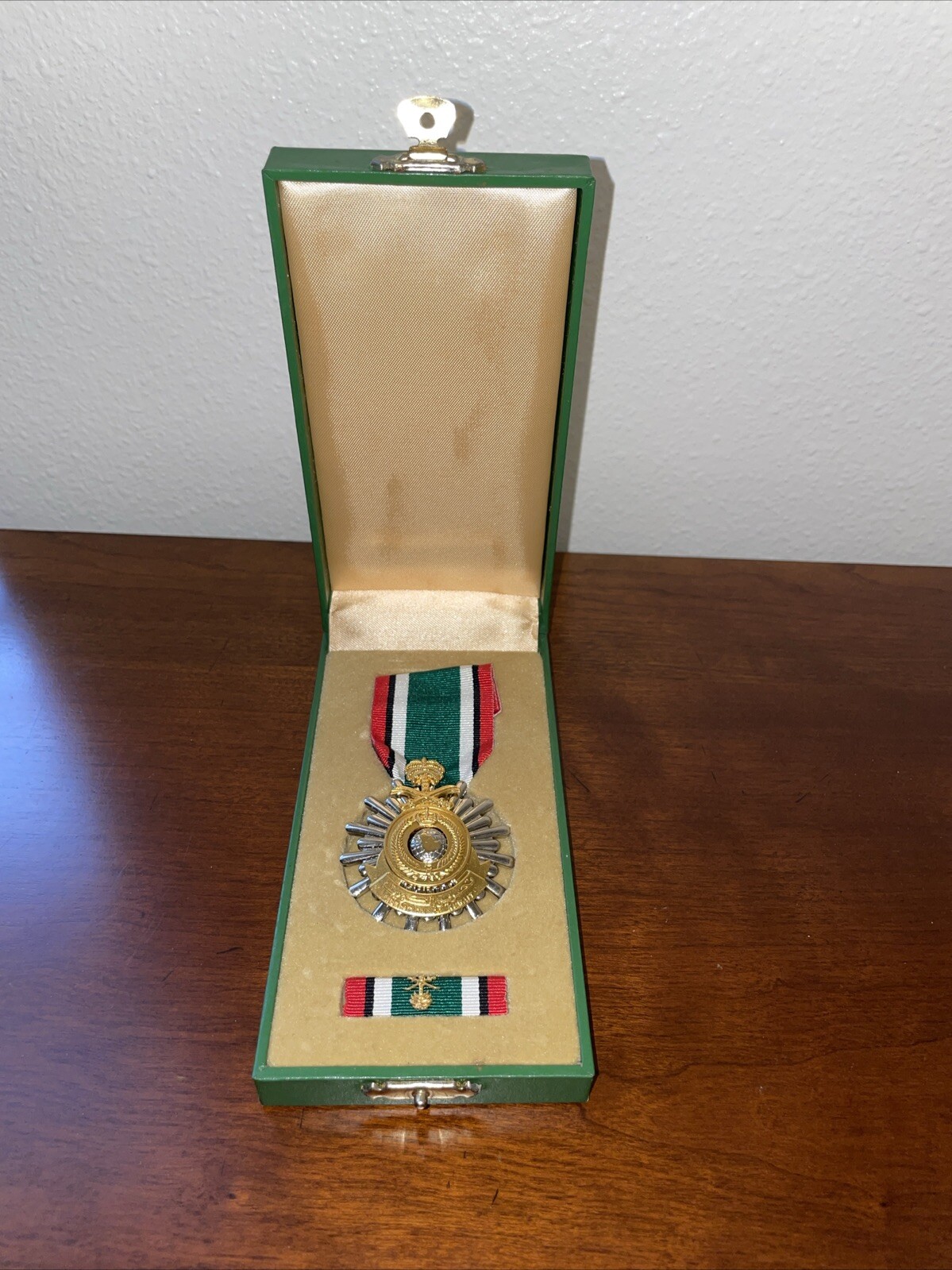 Kingdom Of Saudi Arabia Liberation of Kuwait Boxed Medal Gulf War | eBay