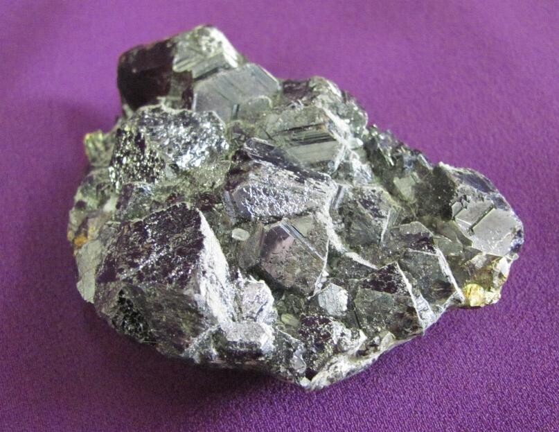 V.RARE NATURAL BORNITE CRYSTAL w/ GOLD 2,200 CARATS 440gr | eBay