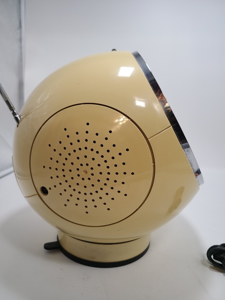 Weltron Model 2001 Space Ball AM / FM / Radio Stereo 8-Track Player ...
