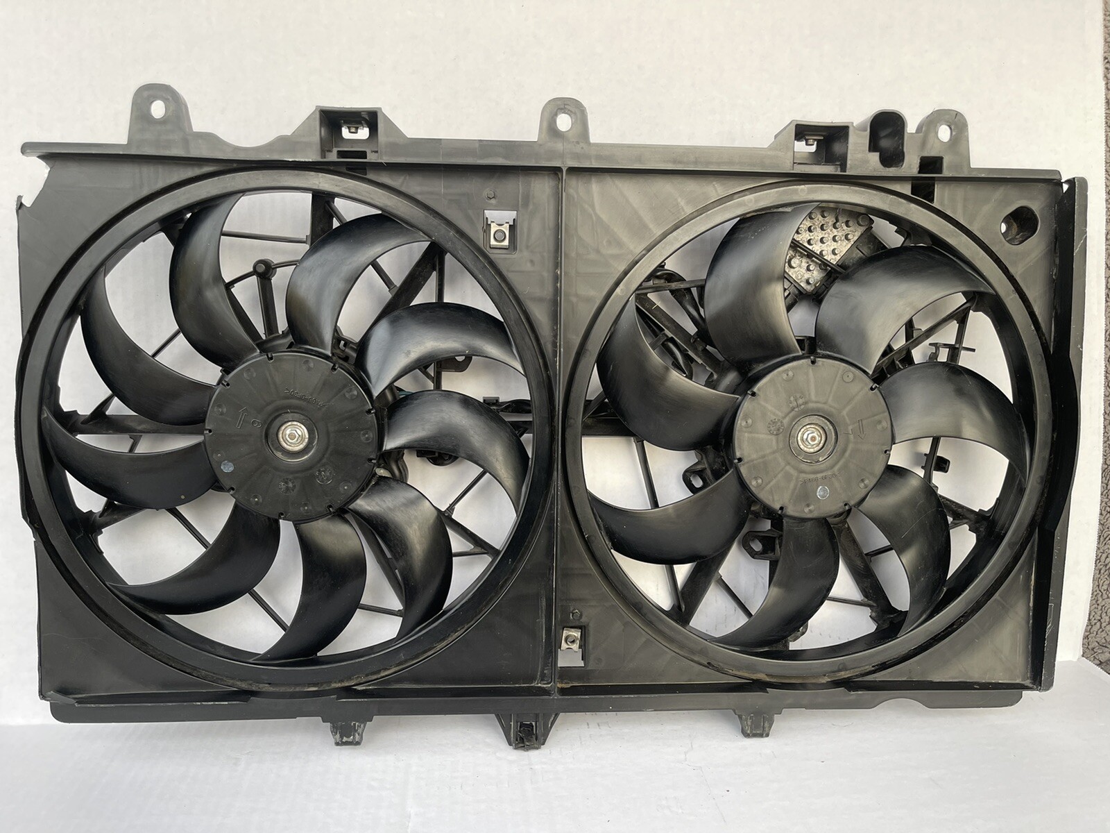 Dual Radiator and Condenser Fan 2017 Infiniti Q50 3,0 L. OEM. Assembly ...
