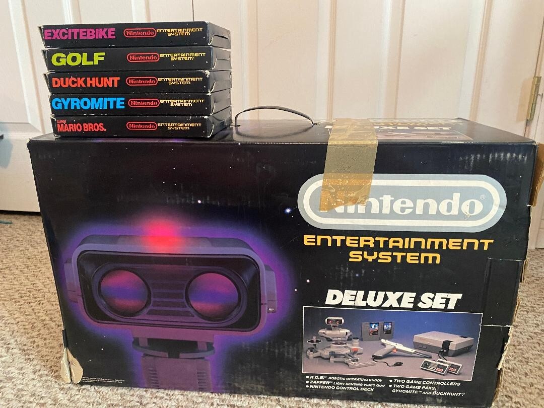 Nintendo Entertainment System Deluxe Set w/ ROB the Robot and Lot of 5 ...