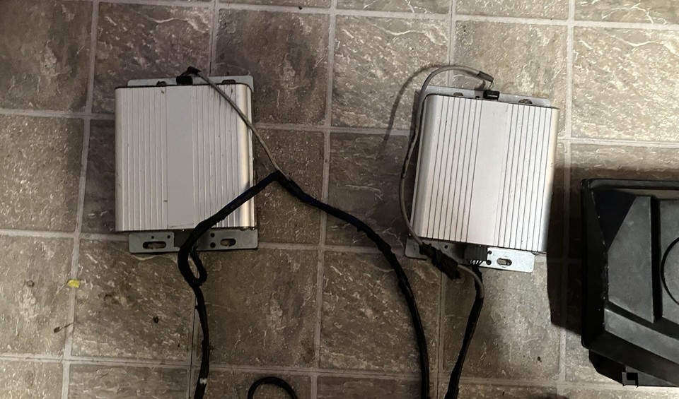 99’ - 04’ FORD MUSTANG MACH 460 SPEAKER BOX AND AMPS PRE-OWNED | eBay