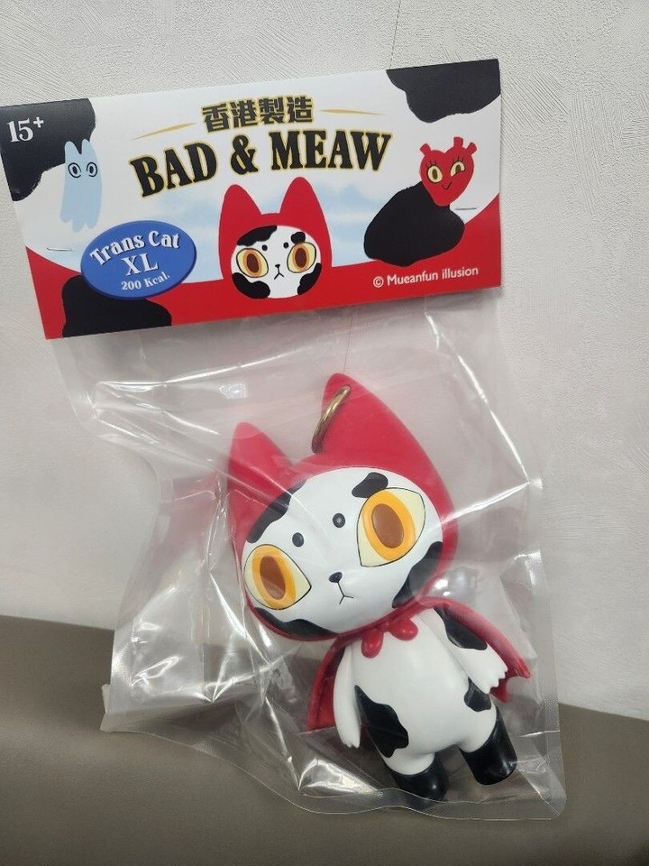 Unbox Industries Mueanfun Badmeaw Vinyl Figure Bad Meaw XL Trans Cat ...