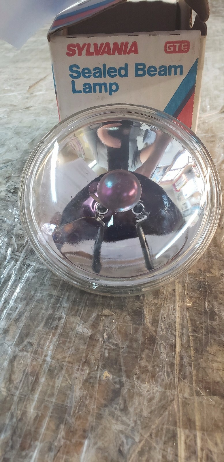 1 Pc Sylvania 4405 PAR36 30W 12.8V Beam Lamp Bulb Screw Terminal Base ...