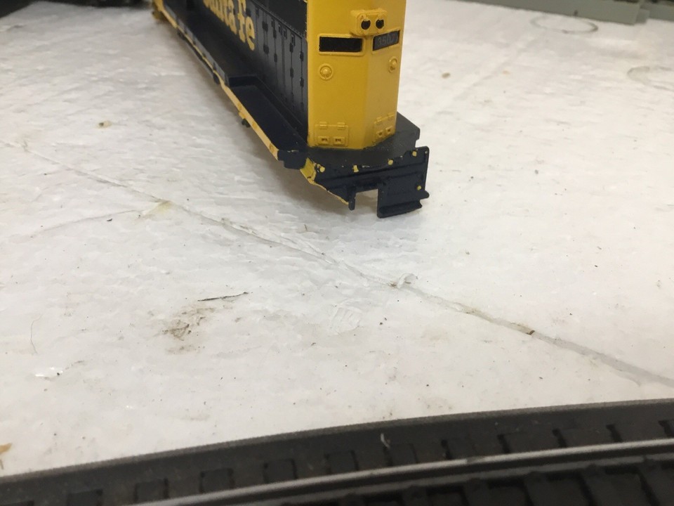 Ho Scale Bachmann GP40-2R ATSF “Damaged” Shell | eBay