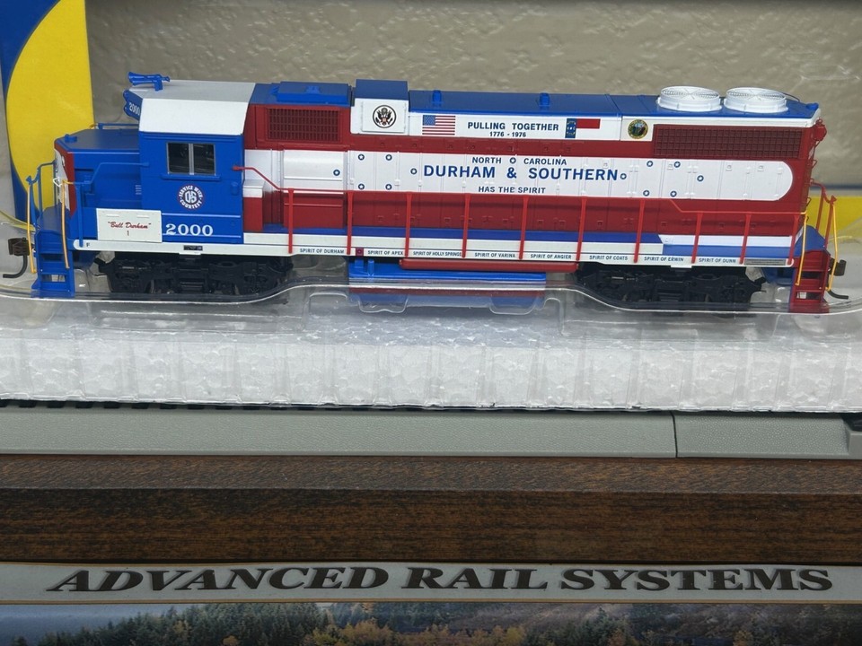 DURHAM & SOUTHERN - GP38-2 LOCO DC - HO Scale " BI-CENTENNIAL " NEW OOP ...