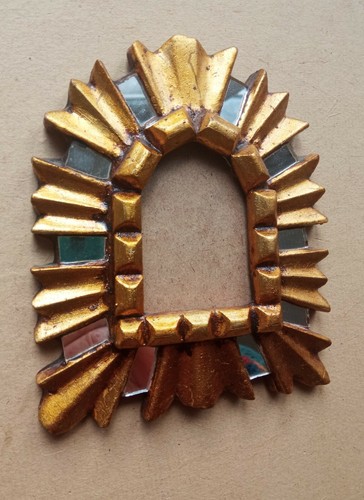 Petit cadre à parclose en bois sculpté et doré à la feuille avec sa ...