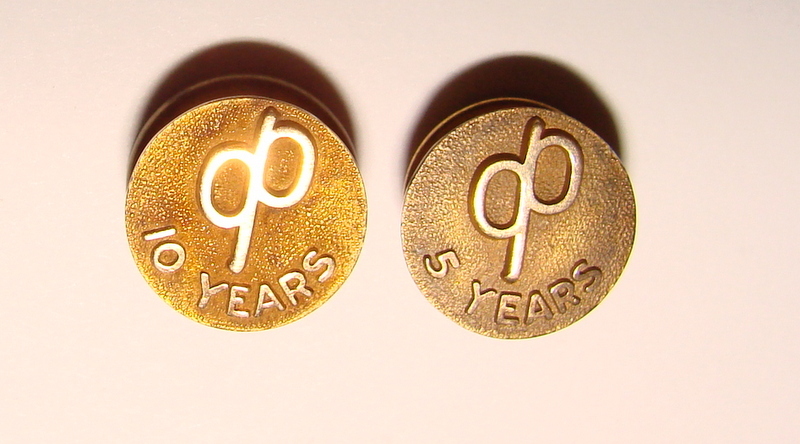 2 VINTAGE 10K YELLOW GOLD DP 5 10 YEAR PINS LOT 2.5g SPIES BROS CHICAGO ...