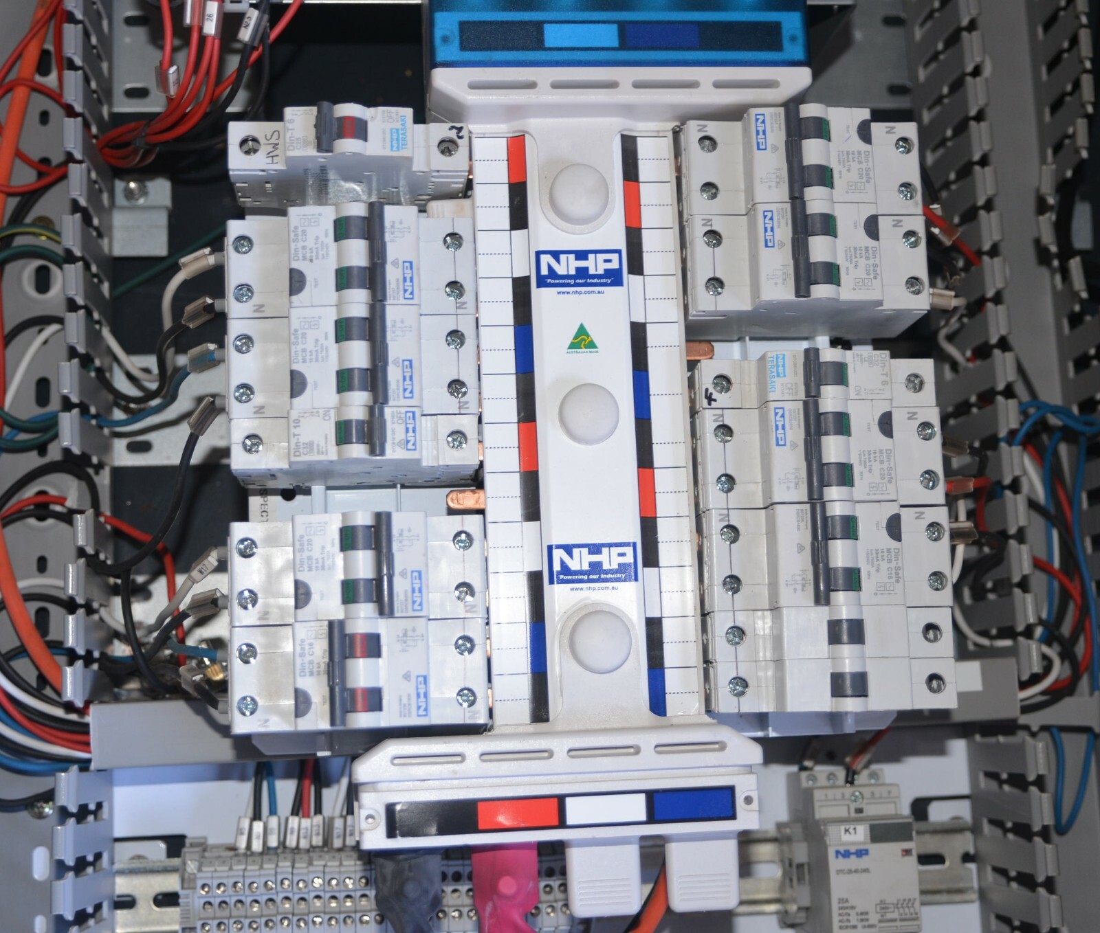 NHP Concept Premier Plus panel 24 POLES RCD timer distribution ...