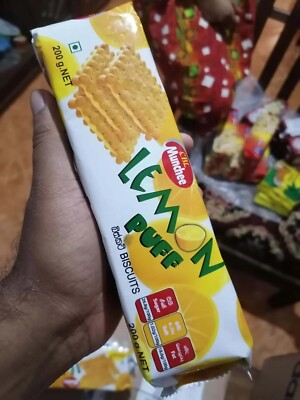 MUNCHEE LEMON PUFF TEA BISCUITS GENUINE WITH REAL LEMON CREAM | eBay