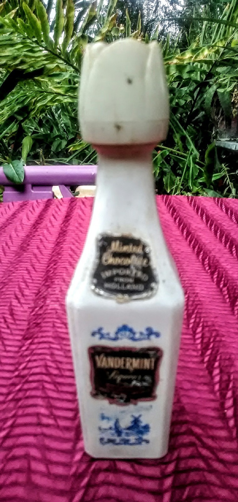 VANDERMINT MINTED CHOCOLATE LIQUEUR MINIATURE BOTTLE BLUE DELFT STYLE ...