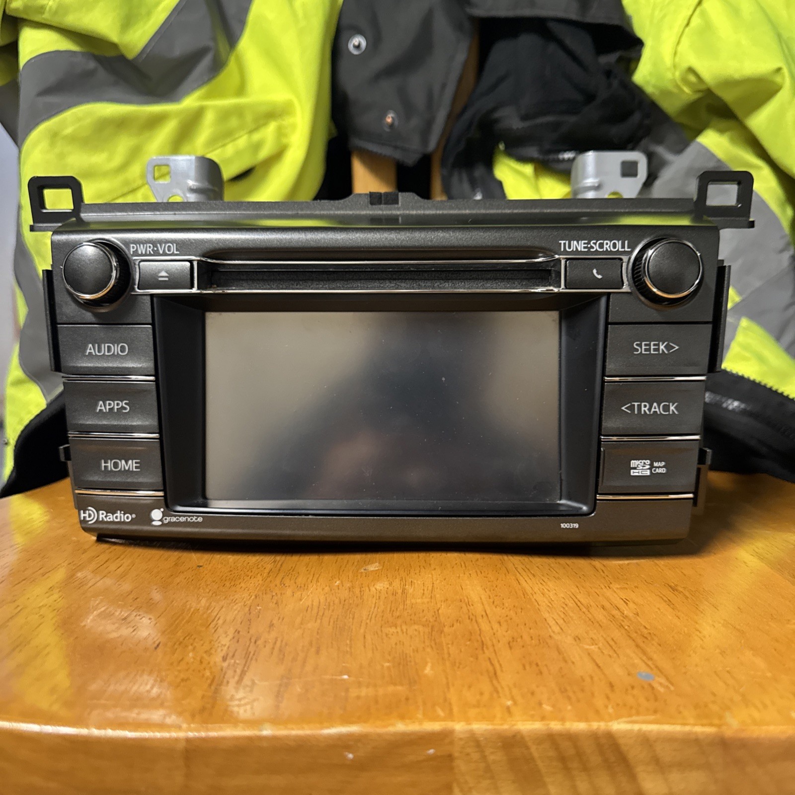13- 17 Toyota Rav4 100319 factory CD player HD GPS radio READ ...