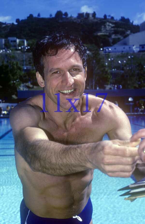 7598 Daniel J Travanti Shirtless Hill Street Blues11x17 Poster Size