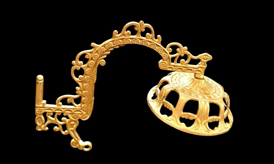 Antique Cast Iron Swivel Oil Lamp Holder Wall Mount Excellent Condition ...