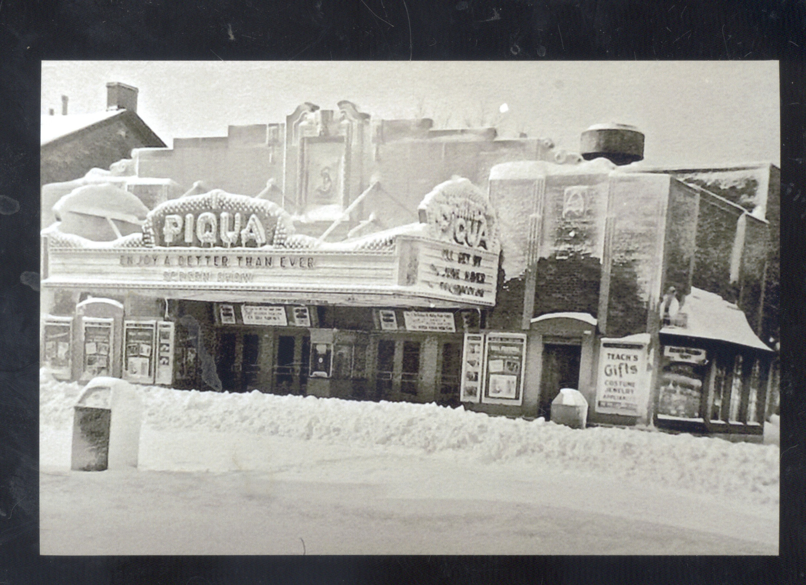 REAL PHOTO PIQUA OHIO DOWNTOWN STREET SCENE THEATRE SNOW POSTCARD COPY ...